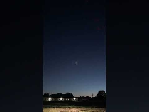 UAP over Plano? Looks like it shoots out a massive ring of light or ...