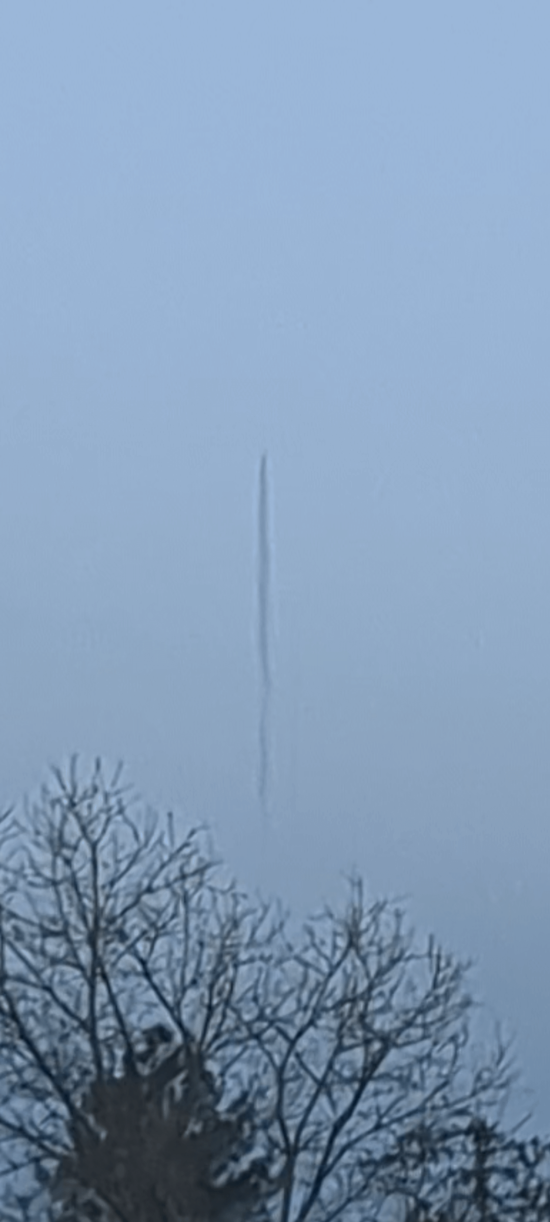 Vertical Exhaust Plume in the Sky? Please help identify – UFO FEED