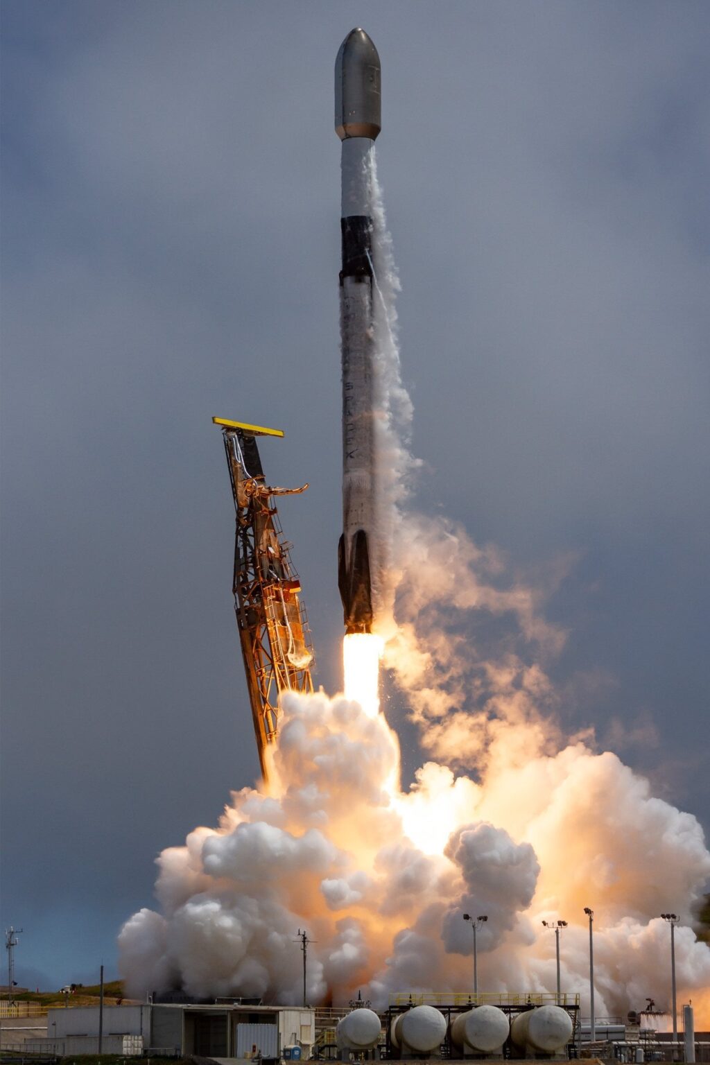 50th Falcon launch of the year - UFO FEED