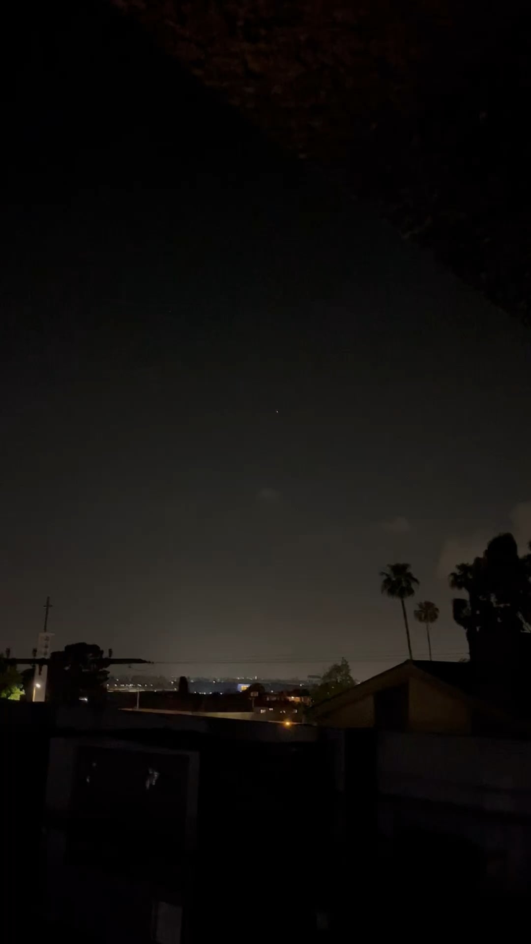 UAP over Burbank, CA? - UFO FEED