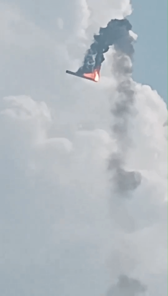 First stage of Chinese Tianlong-3 rocket breaks free from test stand ...