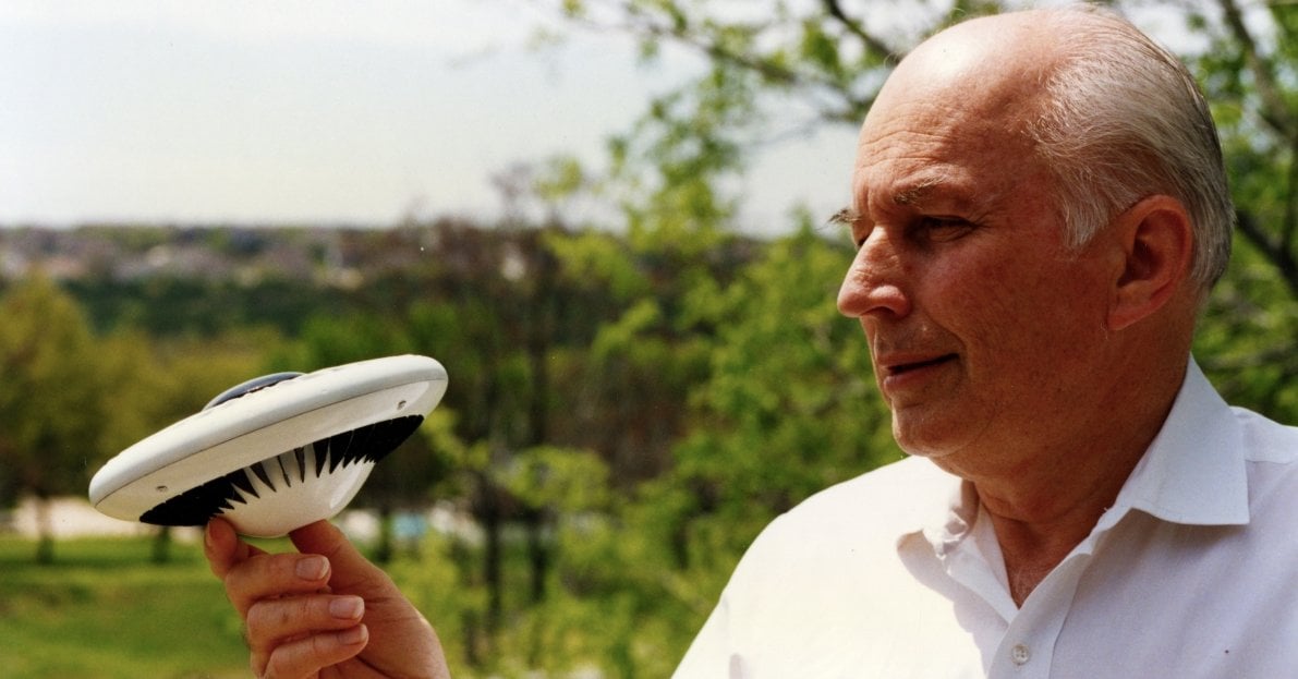 Reverse engineering UFOs by tracking Hal Puthoff’s work or at least ...