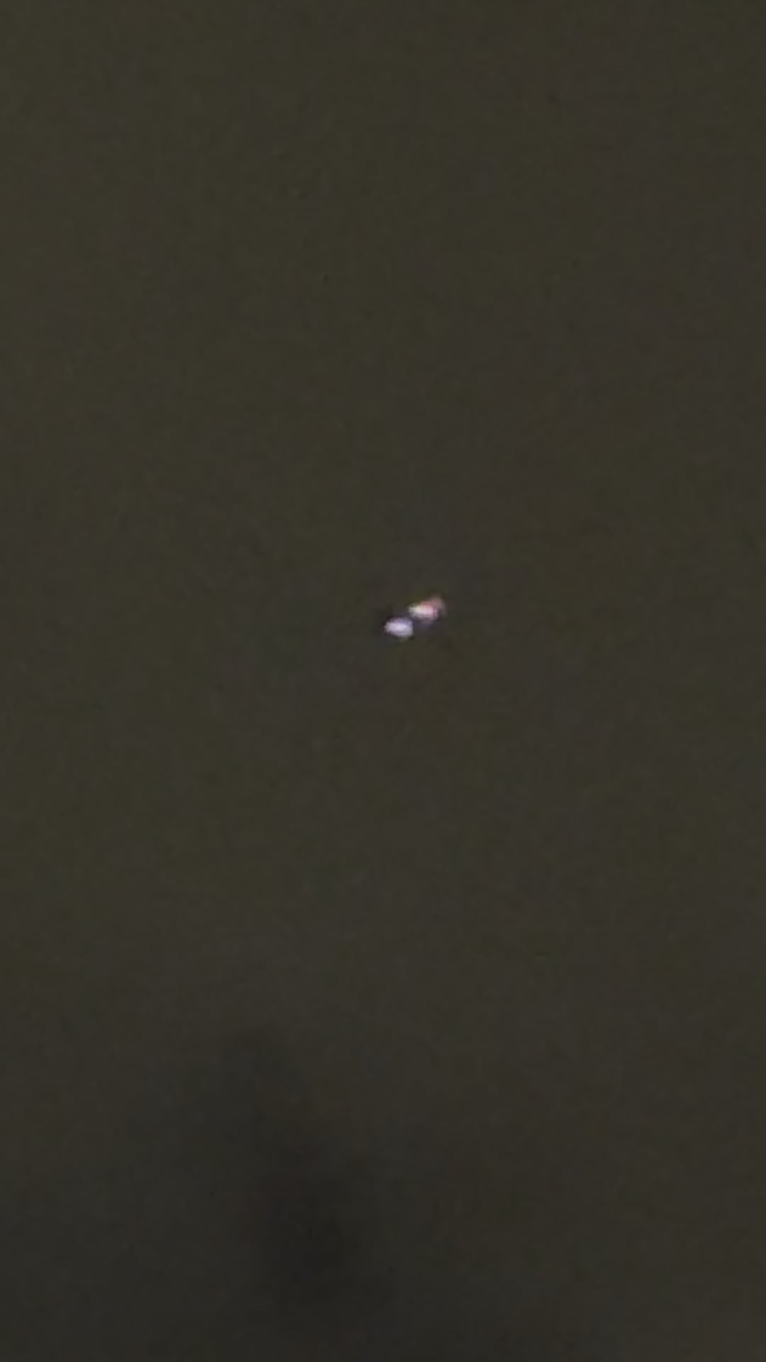 Drone/UAP spotted flashing many different colors while working in Omaha ...