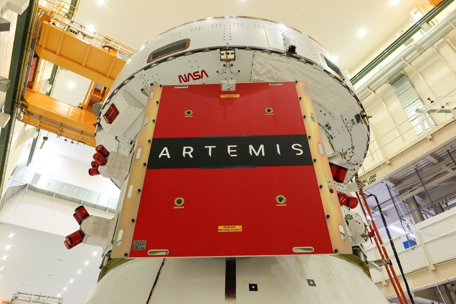 Engineers install Orion solar array wings for Artemis II - UFO FEED