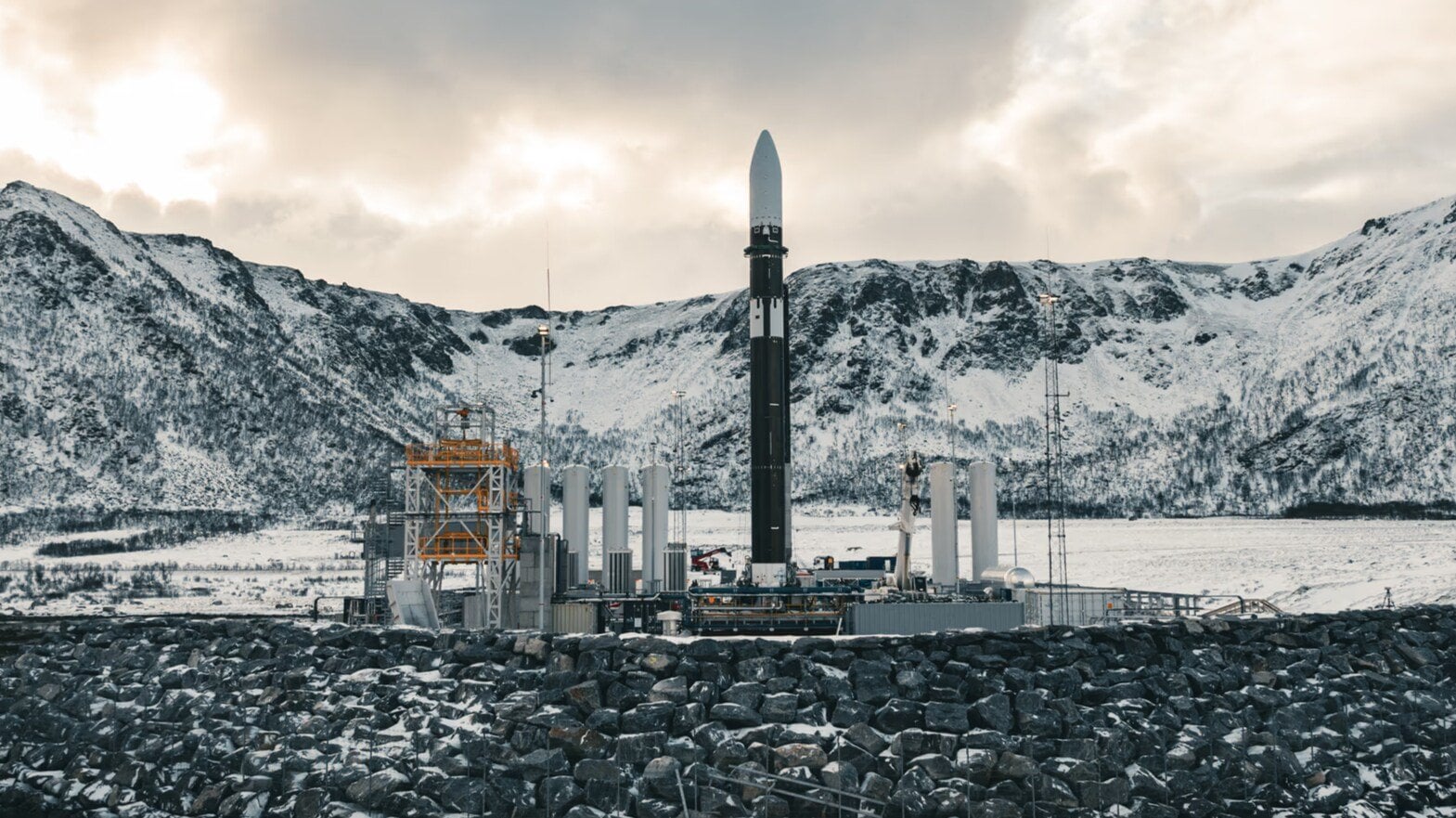 ISAR first test flight unsuccessful – rocket unstable and fell back ...