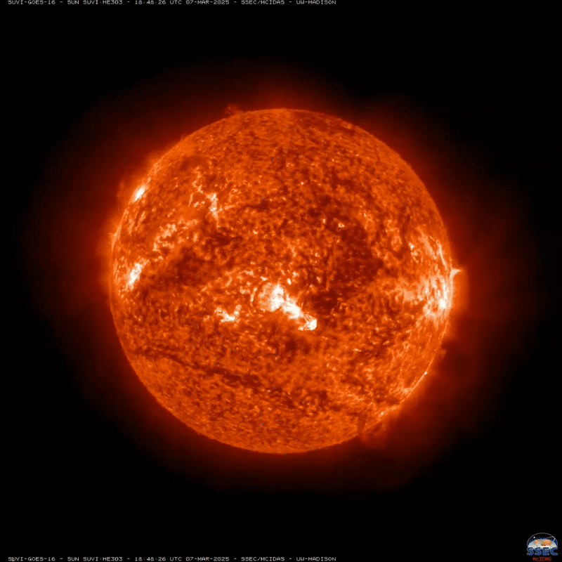 Massive Solar Prominence Erupts – A Fiery Loop Captured in Space! – UFO ...