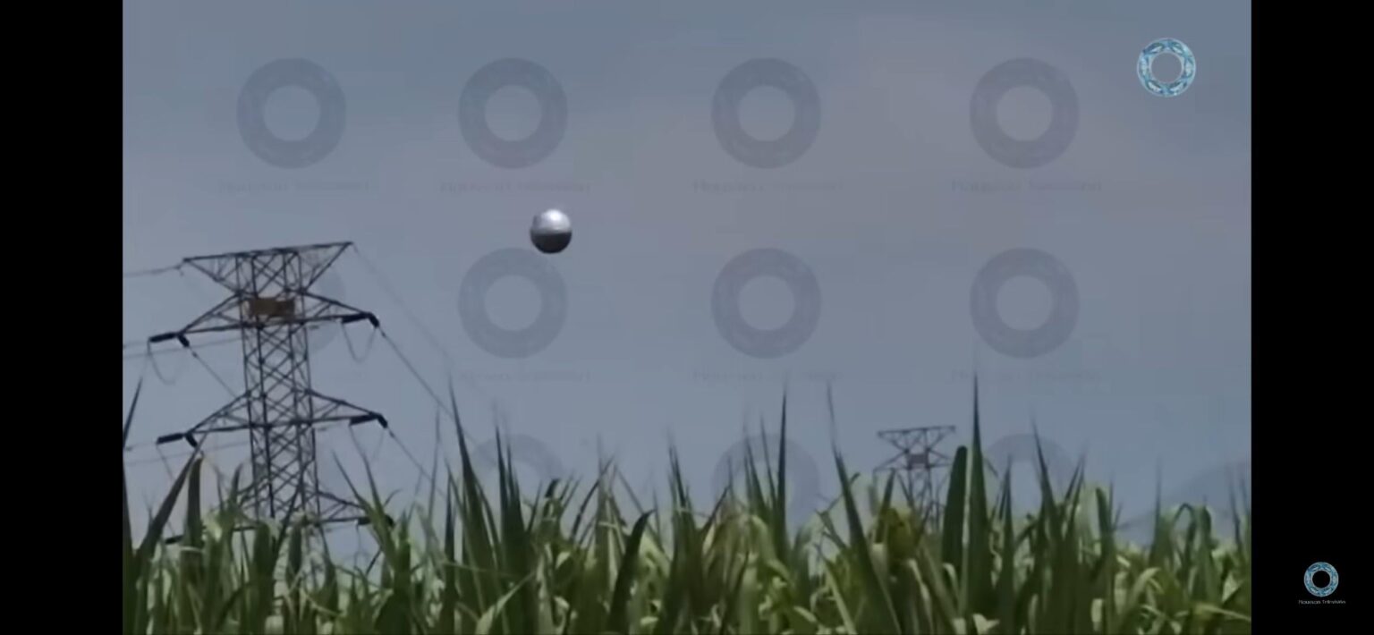 New video 40km away from the Buga city in Colombia. Similar sphere ...