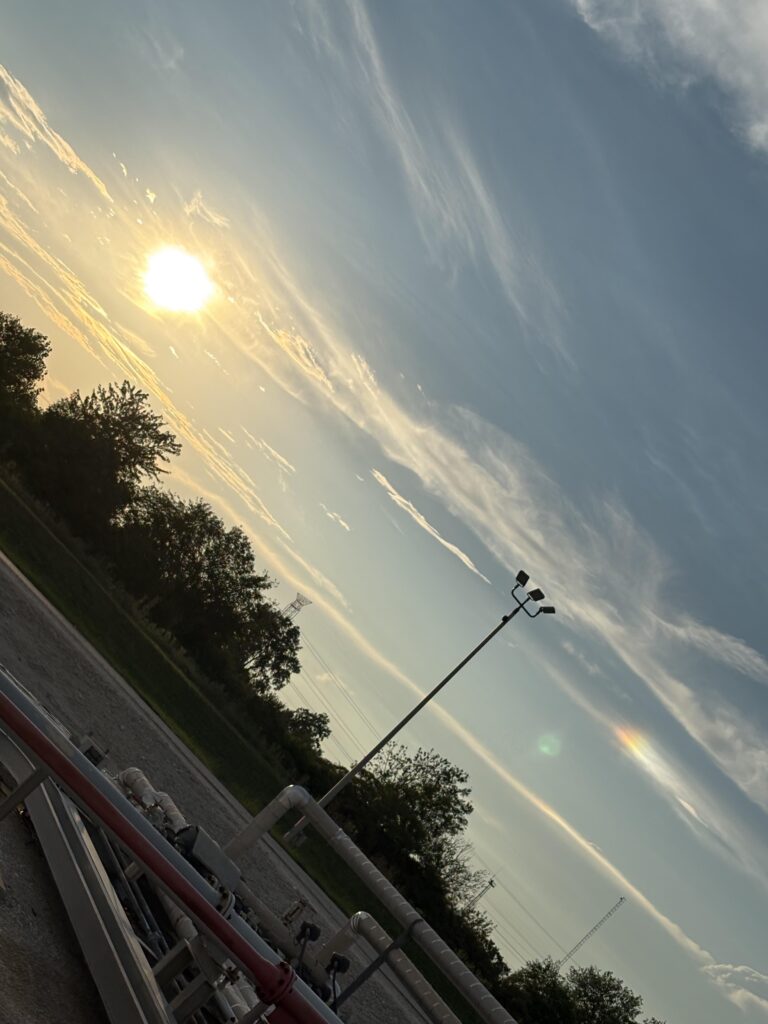 Just took this in Toledo ohio, strange green orb - UFO FEED