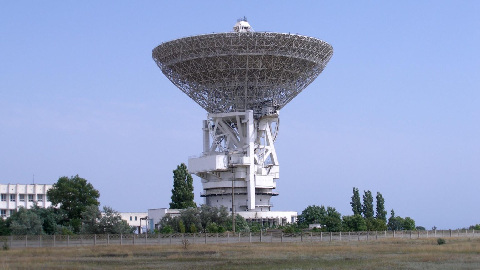 One of the world's largest radio telescopes has been destroyed by a ...