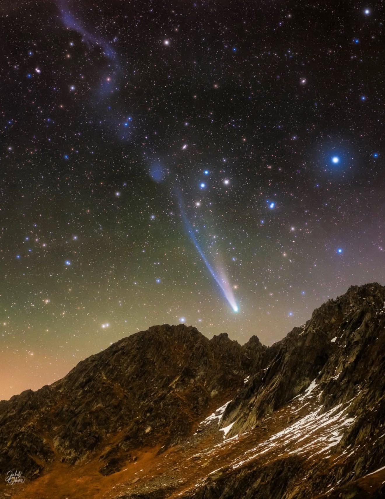 Comet Lemmon (C/2025 A6) above the Swiss Alps - UFO FEED
