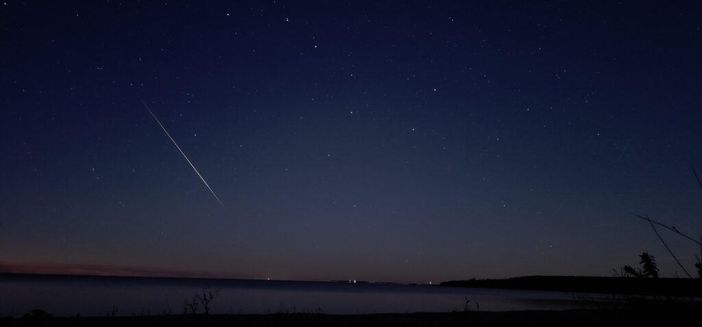 A bright, long duration meteor under the Big Dipper. October 9, 2025 ...