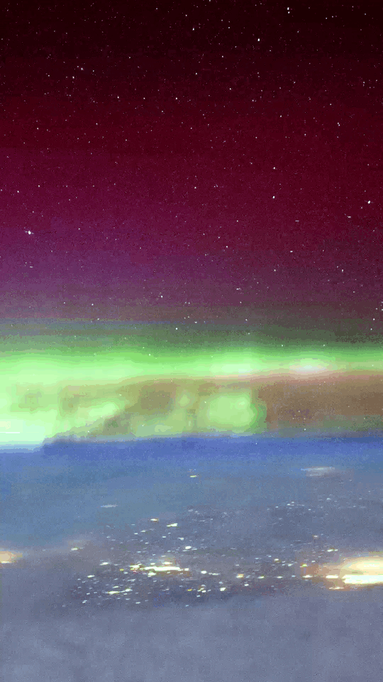 MY EDIT: NASA’s astronaut Don Pettit captured the Starlink satellite ...