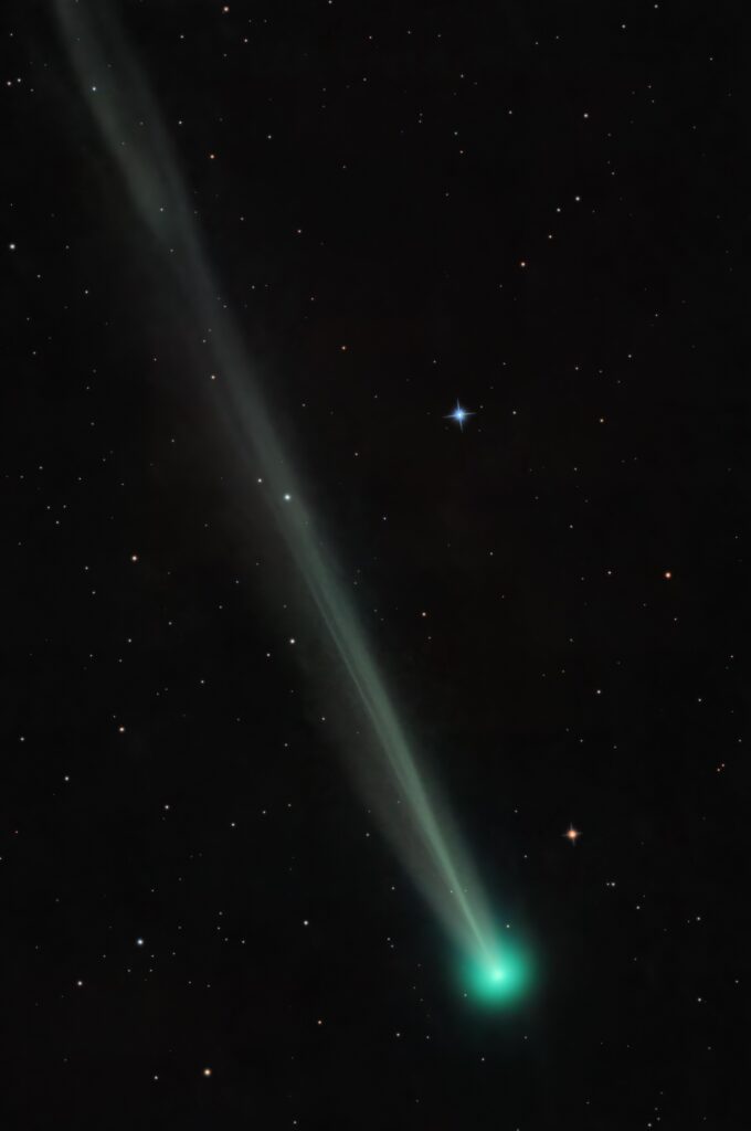 Beautiful photo of comet C/2025 R2 (SWAN). By Georg Woeber, Daniel ...