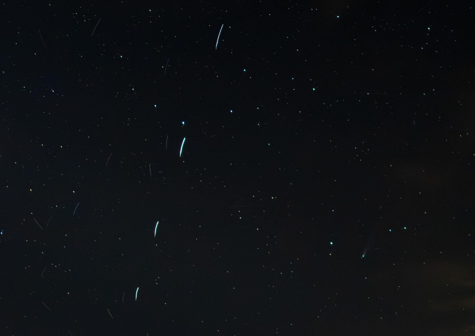 Comet Lemmon with Starlink Satellites (OC) - UFO FEED