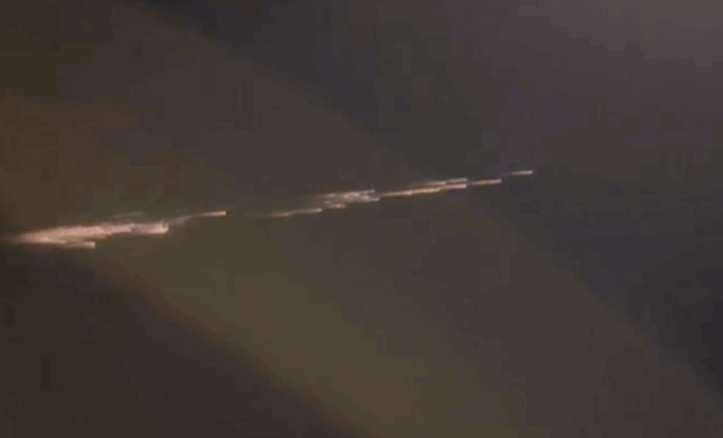 Chinese Satellite XYJ-7 Breaks Apart at Supersonic Speed, Causing ...