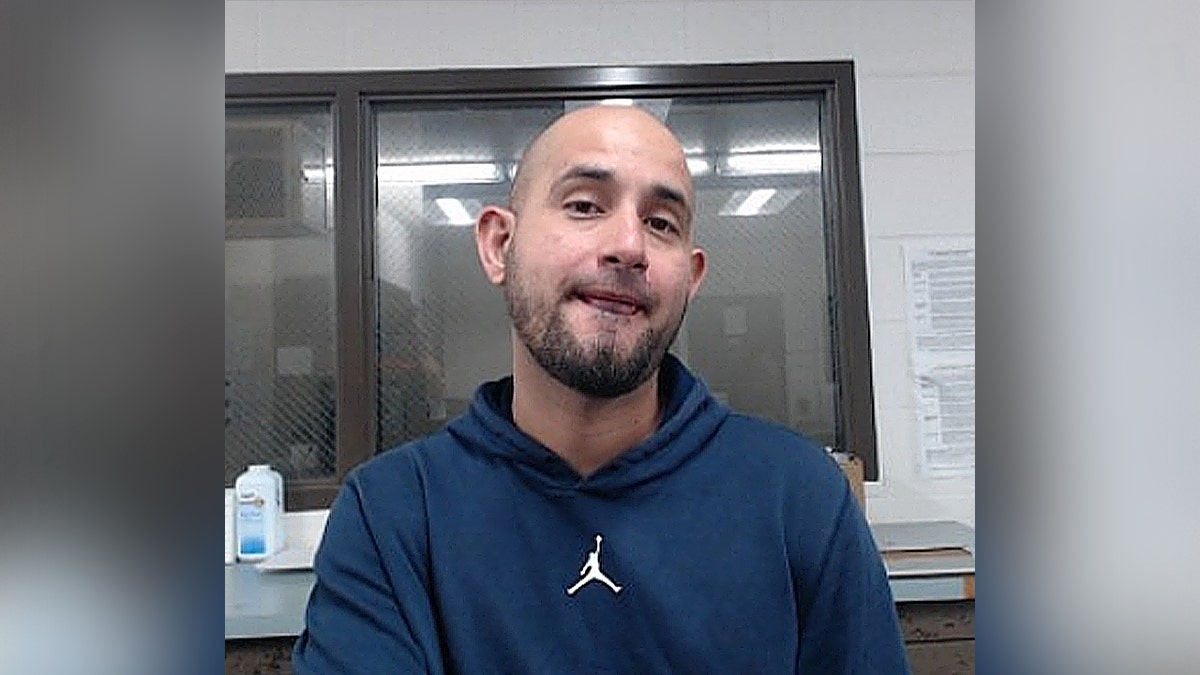 DHS accuses House Democrats of meeting criminal illegal immigrant - UFO ...