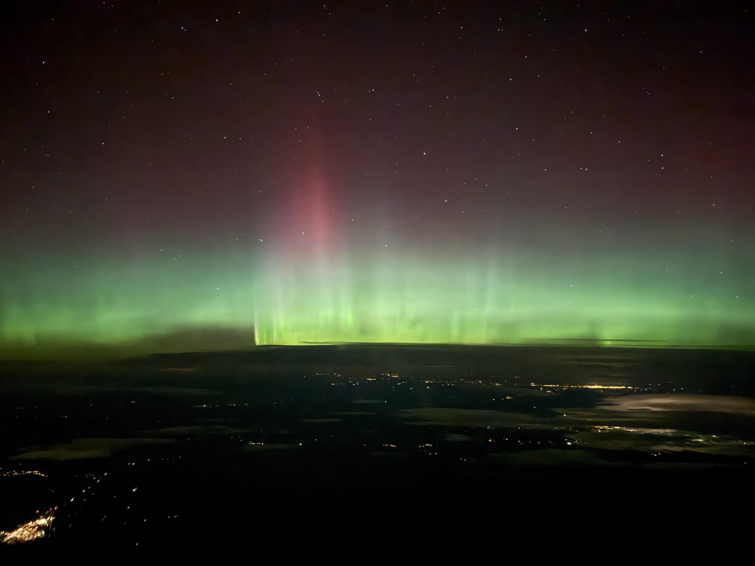 Amazing View of Northern Lights Flying Near Calgary - UFO FEED