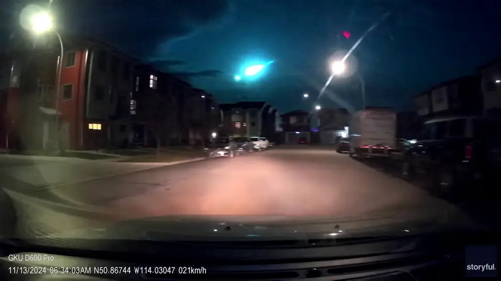 Rare meteor explosion caught on live stream - UFO FEED