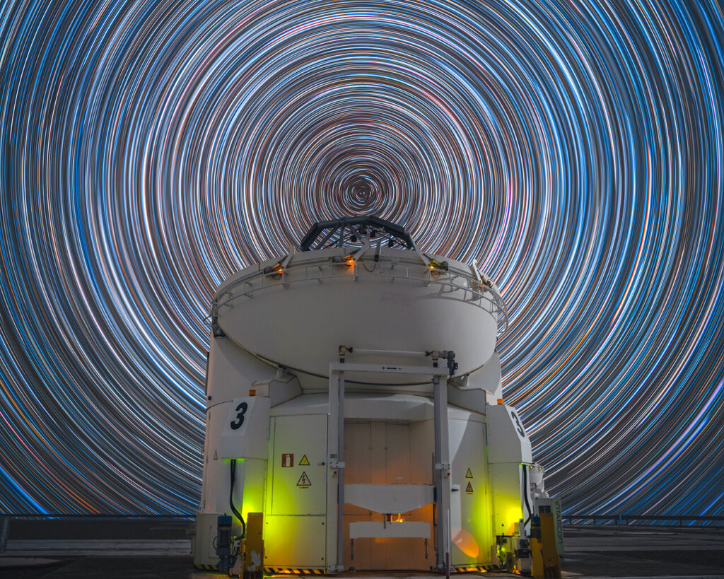 mesmerizing rotation of stars captured in photo - UFO FEED