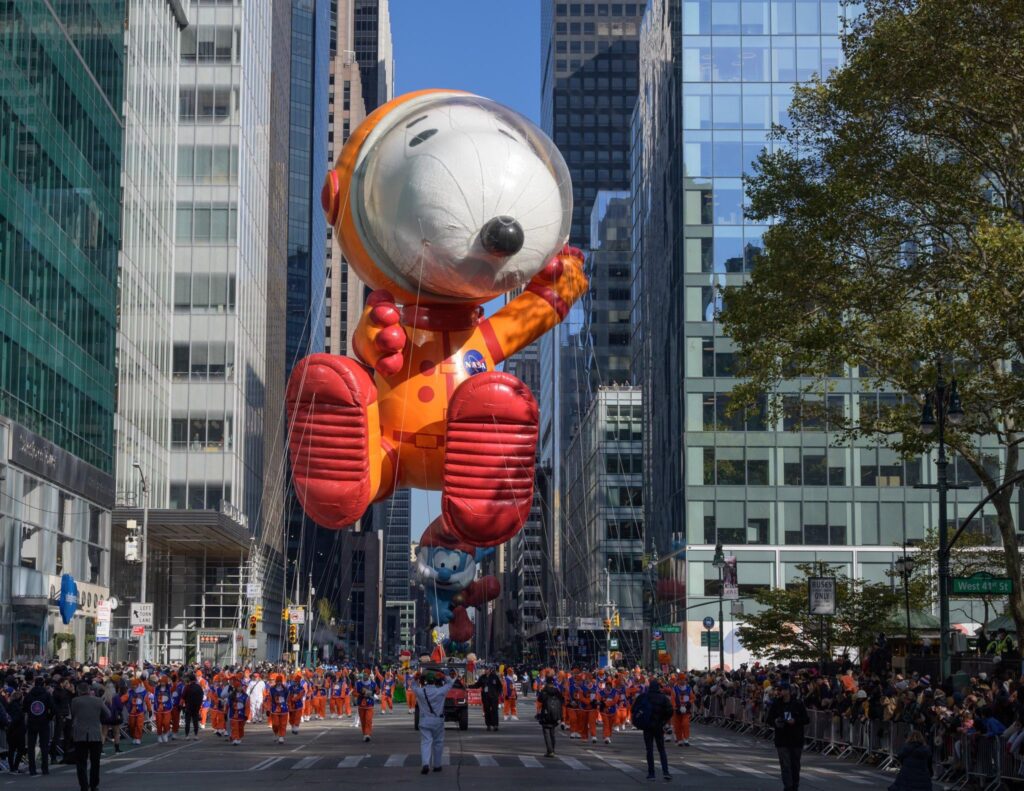NASA-Snoopy at Macy's Thanksgiving Day Parade - UFO FEED