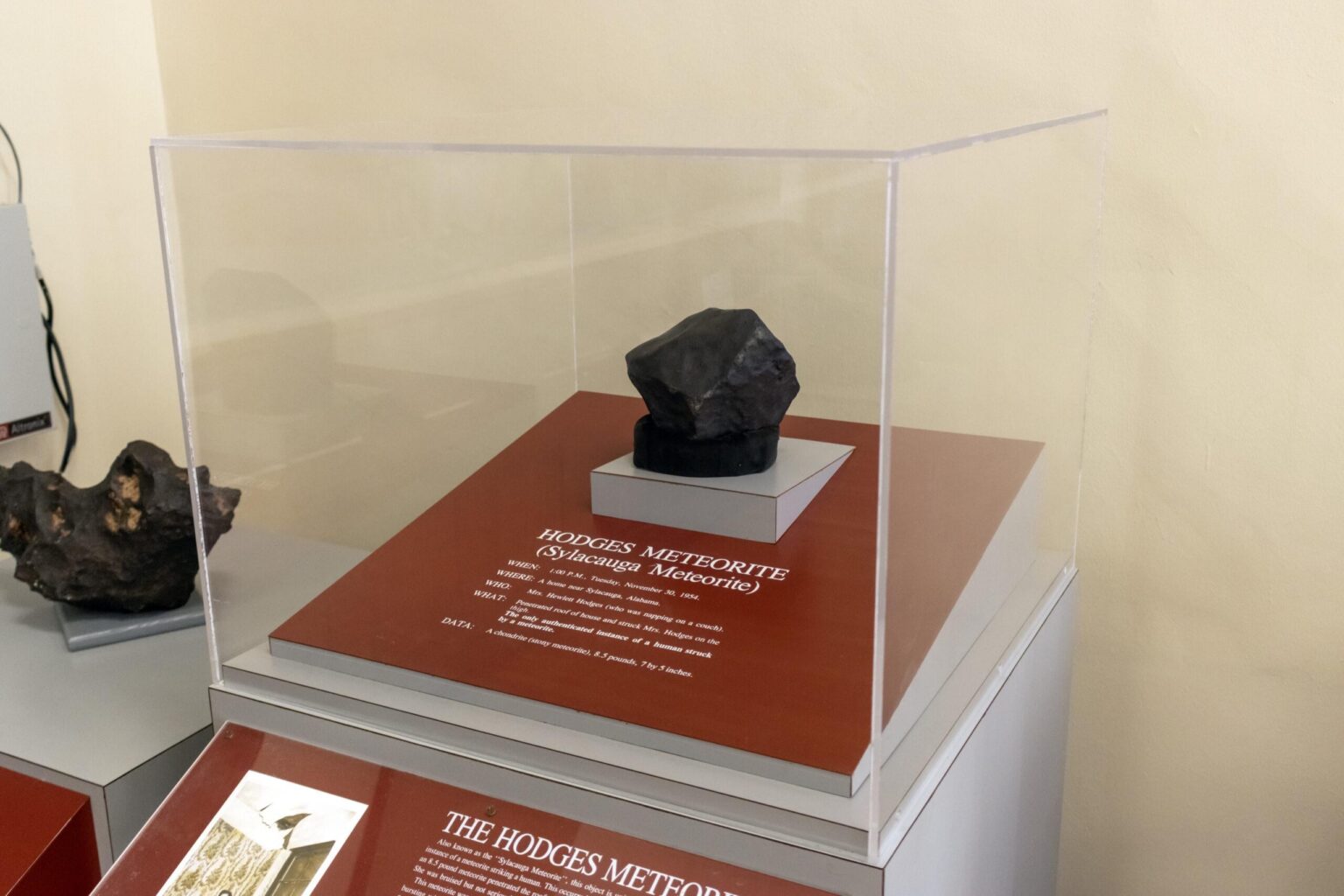 Nov. 30, 1954: The first known human hit by a meteorite - UFO FEED