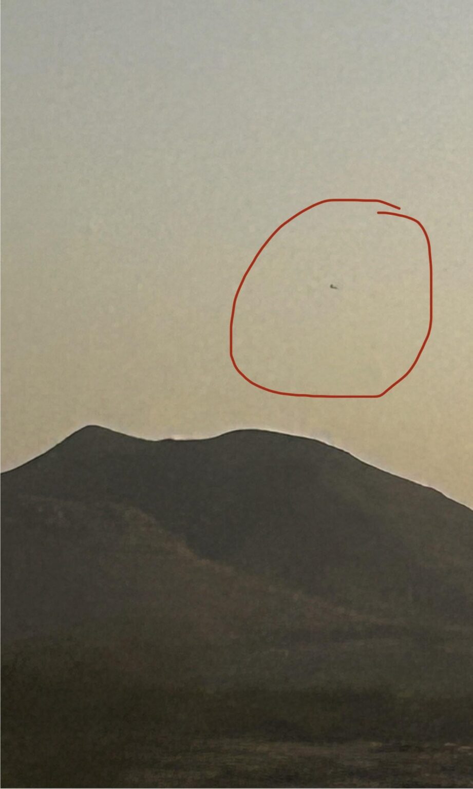 Stationary black object in New Mexico - UFO FEED