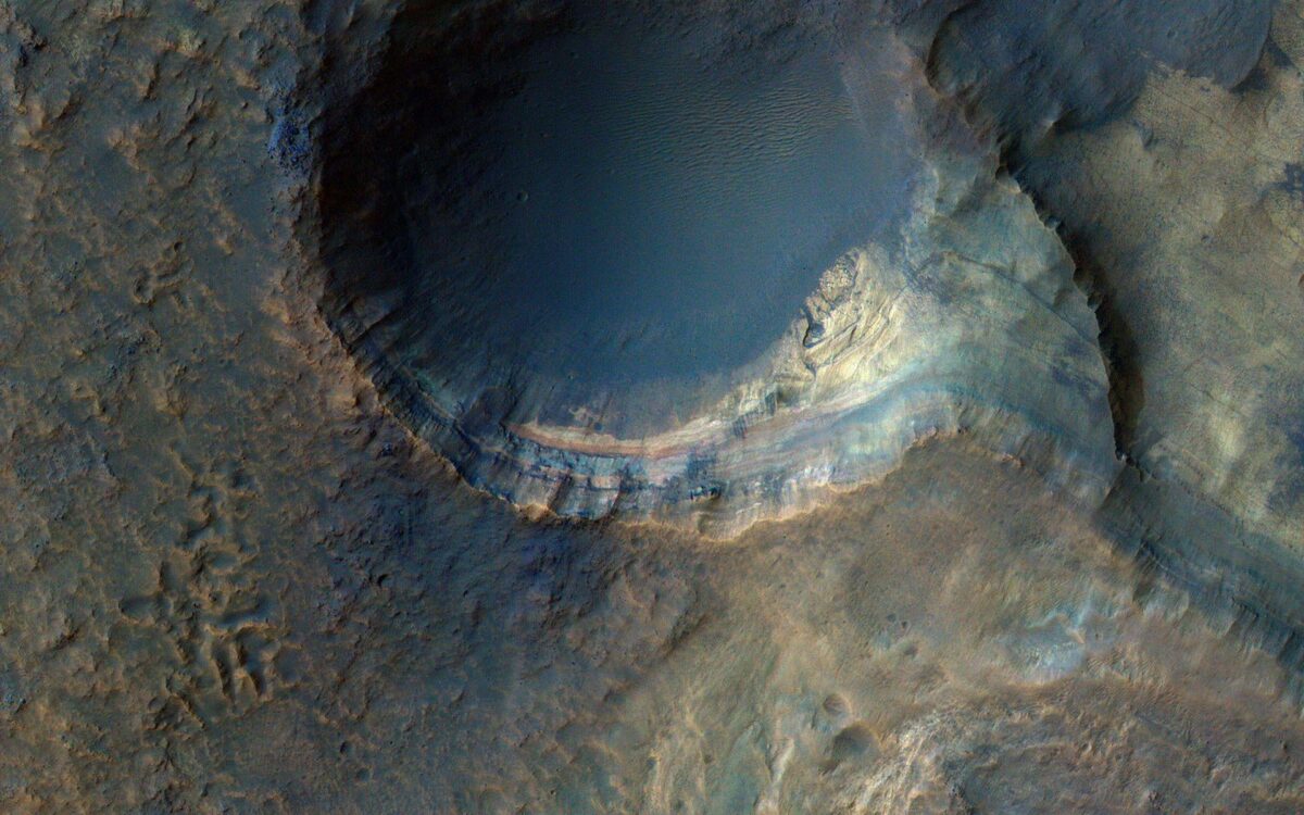 Sedimentary Rocks inside Terby Crater - Mars Reconnaissance Orbiter ...