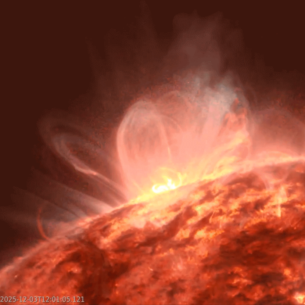 Filament plasma erupting from the Sun - UFO FEED