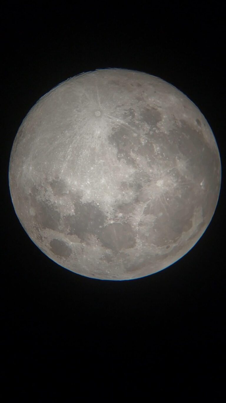 [OC] The super cold moon in 4th of December 2025 and the last super ...