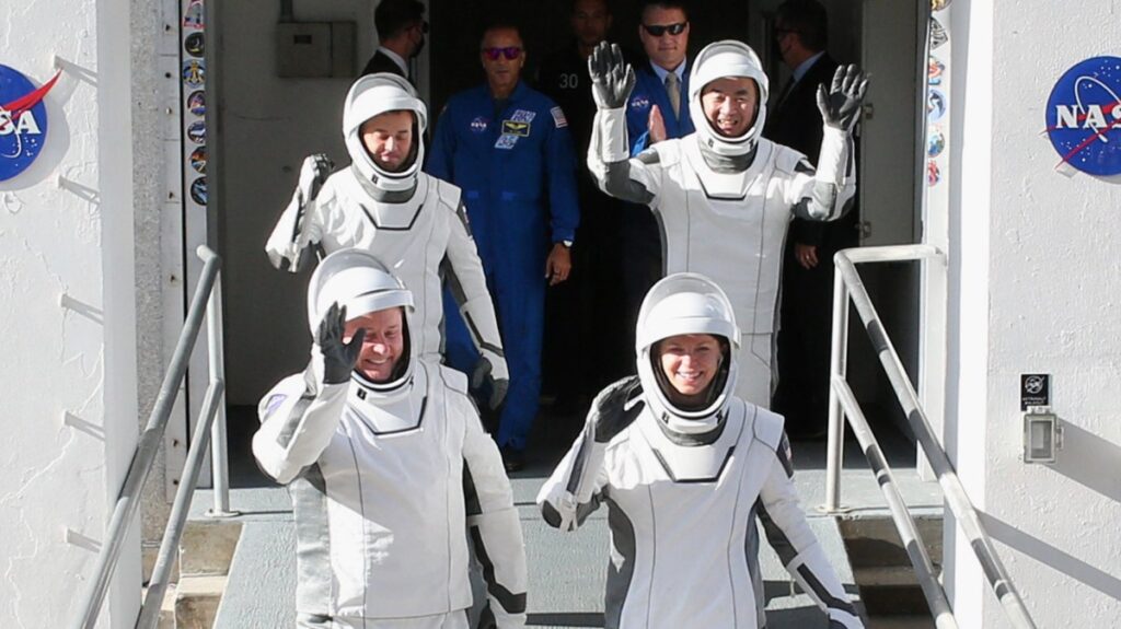 Astronaut sickness prompts first evacuation from space station - UFO FEED