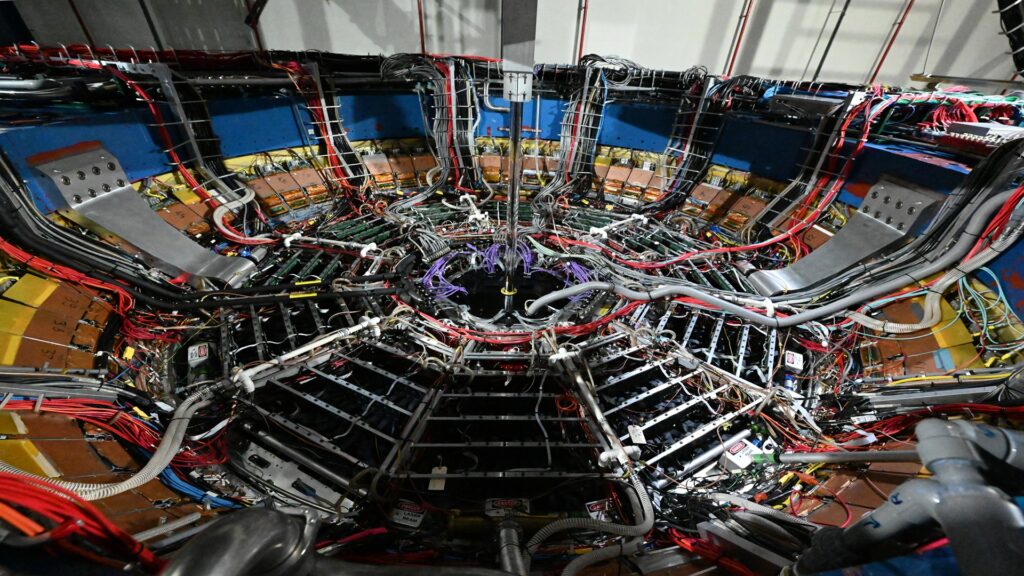 World's first heavy ion particle collider completes final collisions ...