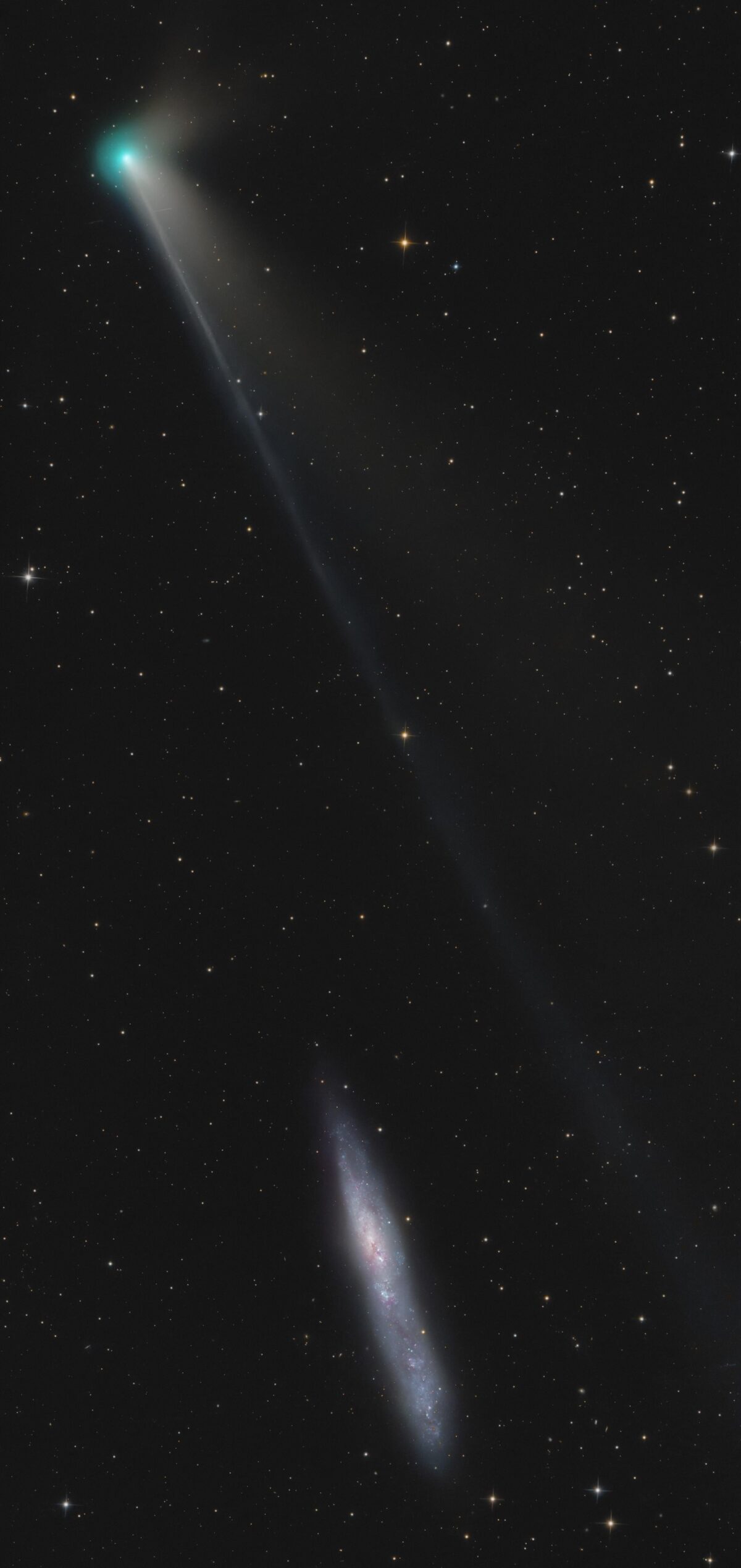 Comet C/2024 E1 (Wierzchos) and the String of Pearls galaxy NGC 55 ...